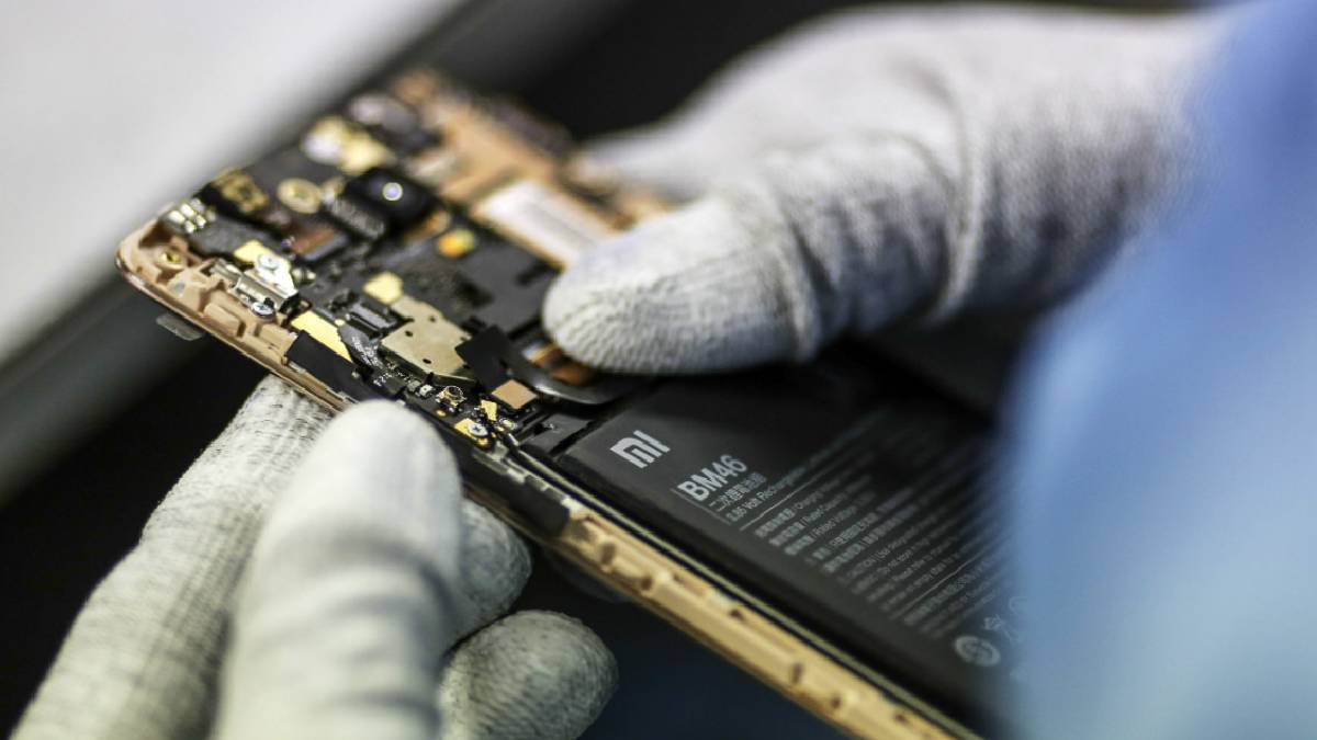 Redmi போன்கள் இந்தியாவில் எப்படி தயாராகிறது தெரியுமா? | How Redmi ...